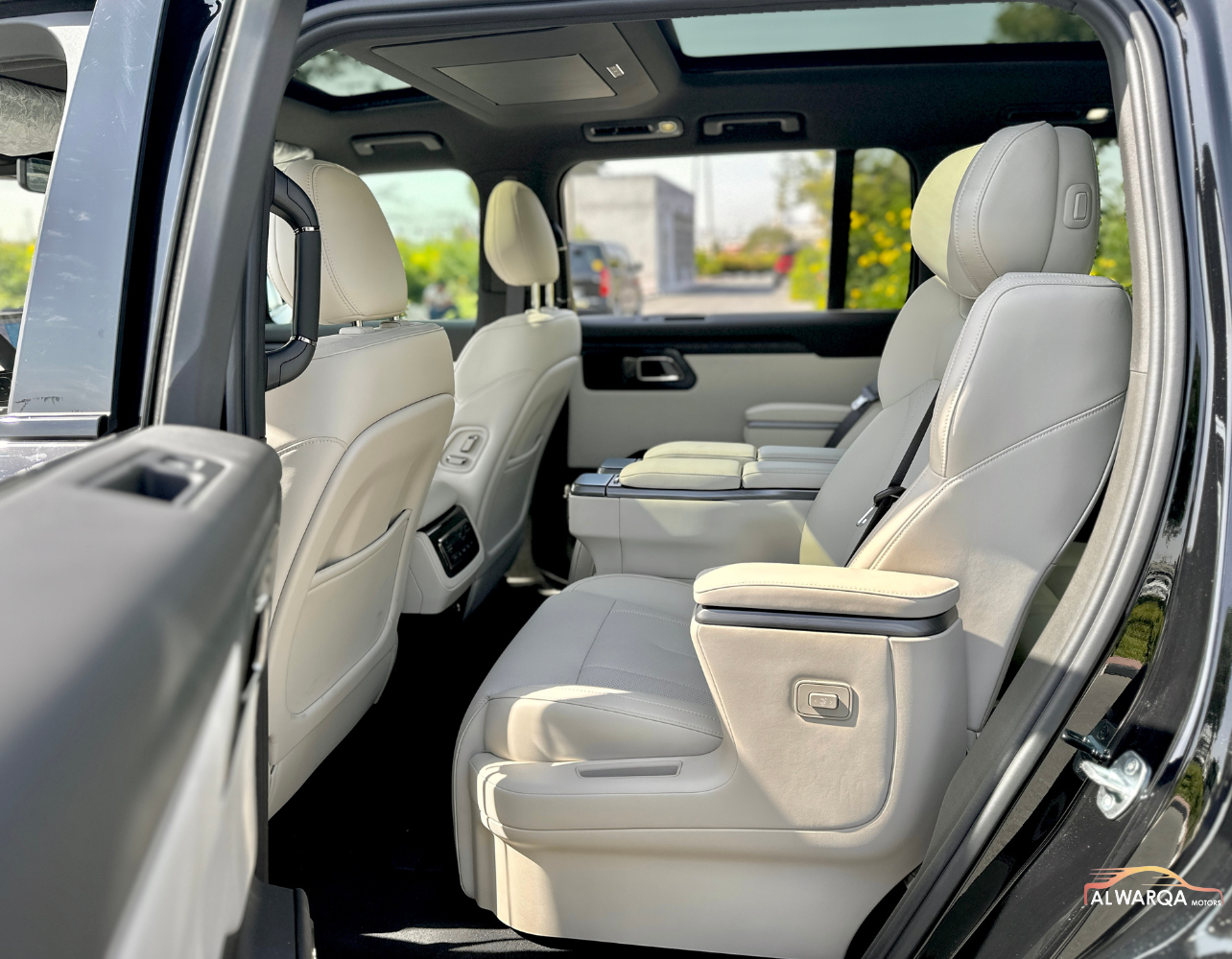 2024 ROX01 / VIP 6SEAT / LONG-RANGE 252KM/ PLUG IN HYBRID - Alwarqa Motors